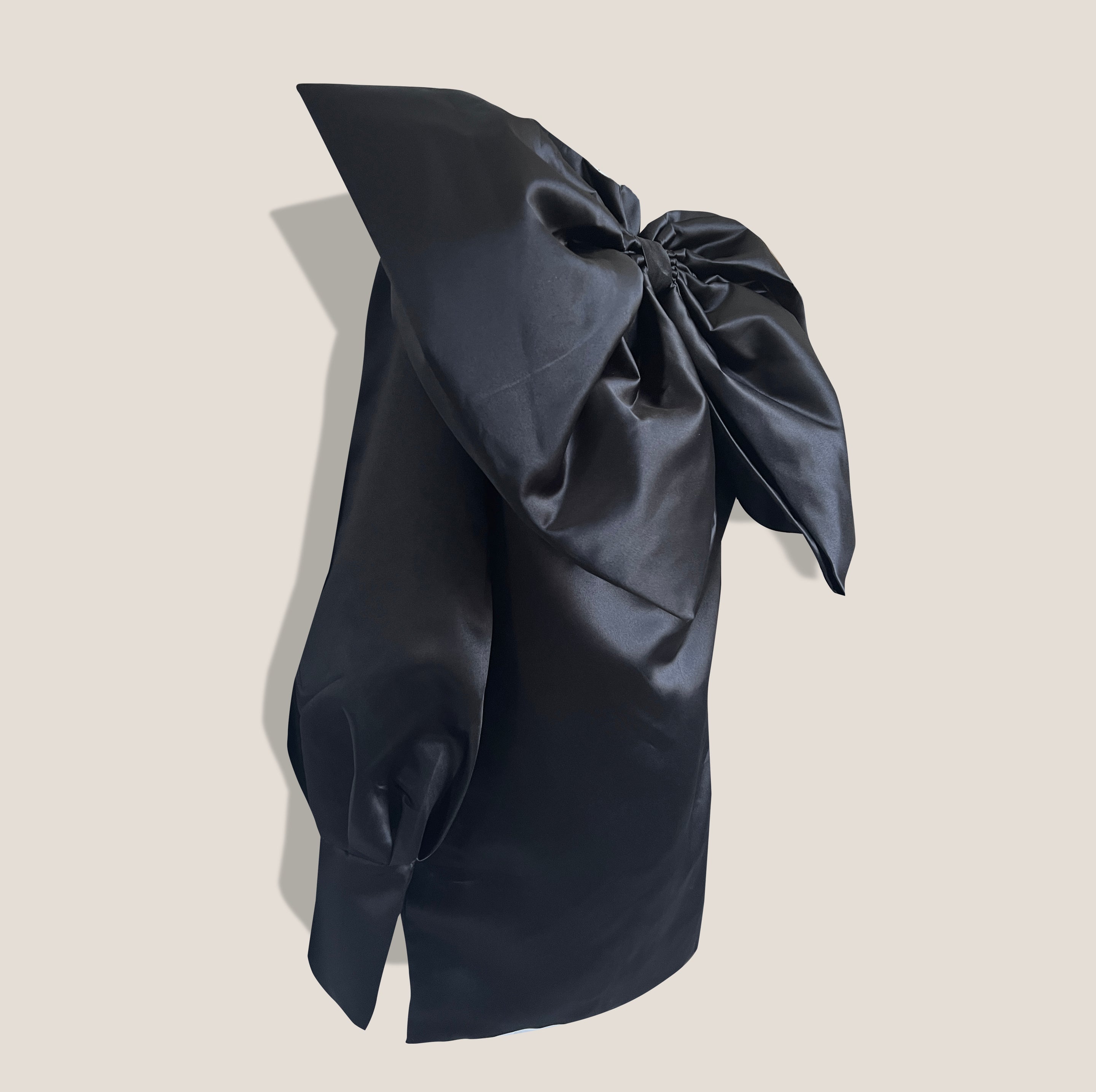 "THE MINKY" Bow Dress in Noir – Mme.MINK